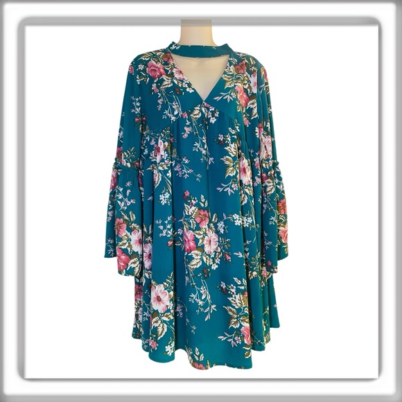 Altar'd State | Dresses | Altardstate Floral Vneck Mini Lined Dress ...